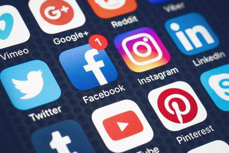 Android Users ROBBED Through Facebook Scam | US News Mag
